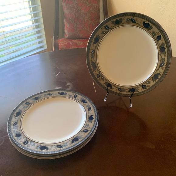 Mikasa | Dining | Mikasa Dinner Plates Arabella | Poshmark